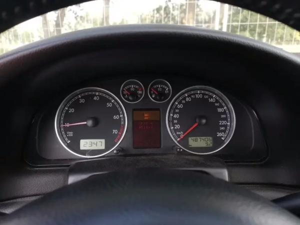 Volkswagen Passat B5 2001 Liepāja, ar dzinēja tilpumu 2.30 L un nobraukumu 487 tūkst. km par 850 €, foto 8 vietnē AUTOMOTO.COM.LV