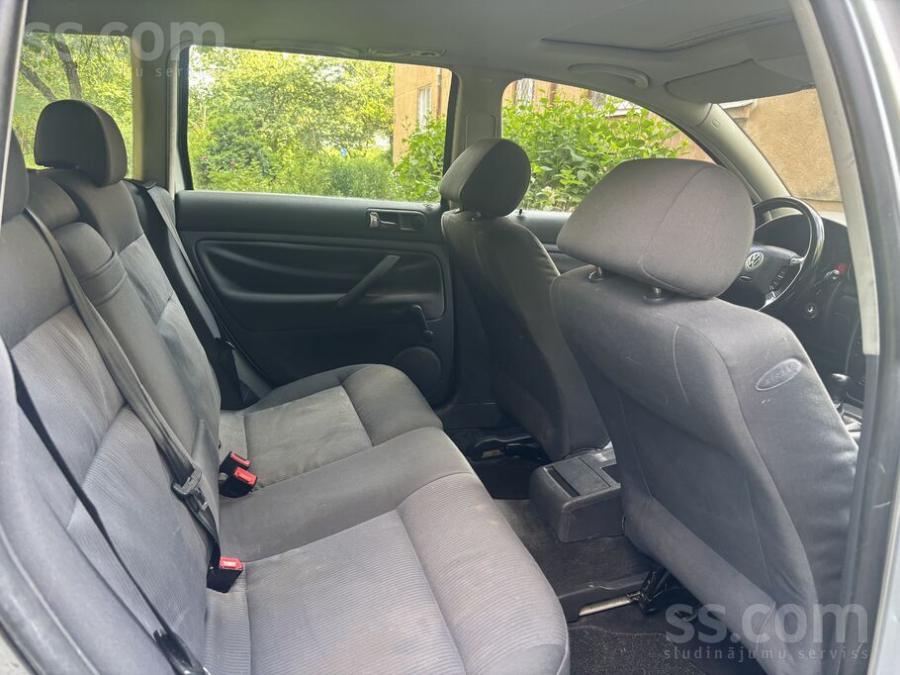 Volkswagen Passat B5 2004 in Riga, with an engine capacity of 1.90 L and mileage of 383 thousand km for 2690 €, photo 12 on AUTOMOTO.COM.LV