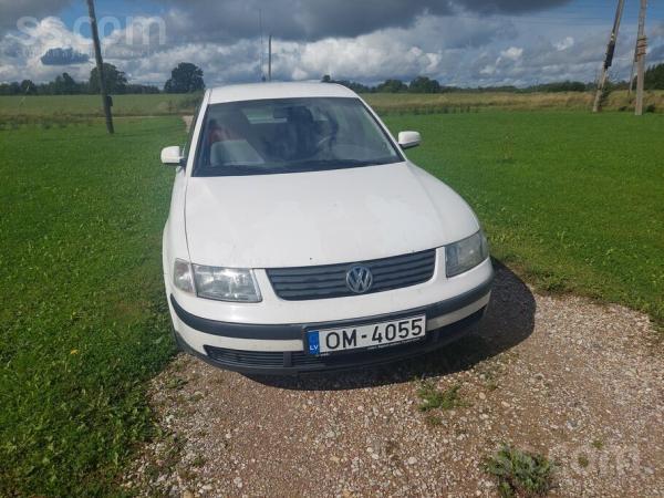 Volkswagen Passat B5 1997 Talsi vietnÄ Balts Volkswagen Passat B5 1997 Talsi, ar dzinÄja tilpumu 1.80 L un nobraukumu 397 tÅ«kst. km par 800 ā¬, foto 1 vietnÄ AUTOMOTO.COM.LV