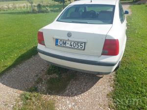 White Volkswagen Passat B5 1997 in Talsi, with an engine capacity of 1.80 L and mileage of 397 thousand km for 800 €, photo 3 on AUTOMOTO.COM.LV