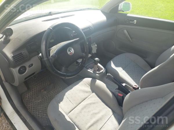 Volkswagen Passat B5 1997 Talsi vietnÄ Balts Volkswagen Passat B5 1997 Talsi, ar dzinÄja tilpumu 1.80 L un nobraukumu 397 tÅ«kst. km par 800 ā¬, foto 5 vietnÄ AUTOMOTO.COM.LV