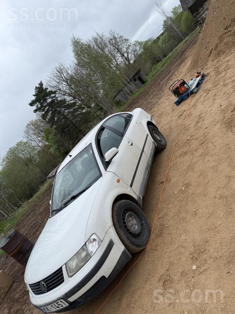 Balts Volkswagen Passat B5 1998 Rīga, ar dzinēja tilpumu 1.90 L un nobraukumu 431 tūkst. km par 870 €, foto 3 vietnē AUTOMOTO.COM.LV