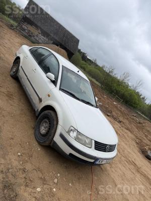 Balts Volkswagen Passat B5 1998 Rīga, ar dzinēja tilpumu 1.90 L un nobraukumu 431 tūkst. km par 870 €, foto 4 vietnē AUTOMOTO.COM.LV