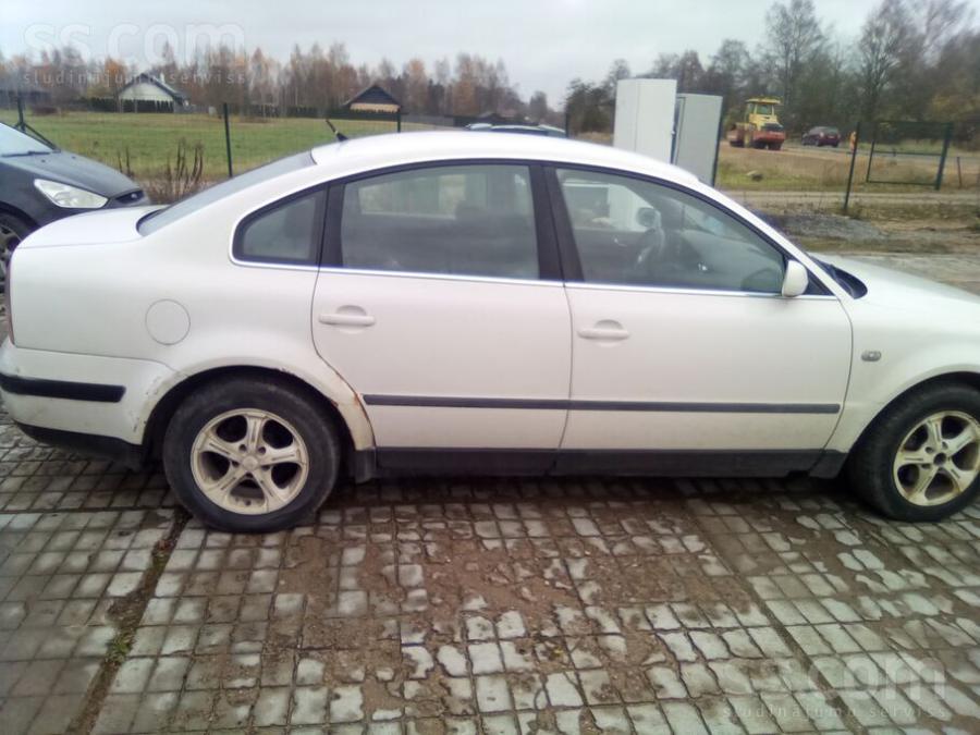 Balts Volkswagen Passat B5 2002 Rīga, ar dzinēja tilpumu 1.90 L un nobraukumu 381 tūkst. km par 500 €, foto 8 vietnē AUTOMOTO.COM.LV