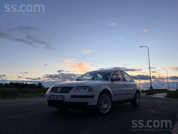 Balts Volkswagen Passat B5 2002 Jelgava, ar dzinēja tilpumu 1.90 L un nobraukumu 371 tūkst. km par 1000 €, foto 1 vietnē AUTOMOTO.COM.LV