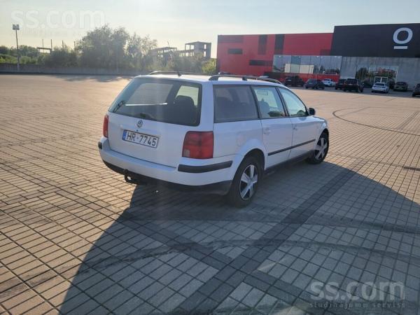 White Volkswagen Passat B5 2000 in Riga, with an engine capacity of 1.90 L and mileage of 355 thousand km for 2350 €, photo 4 on AUTOMOTO.COM.LV