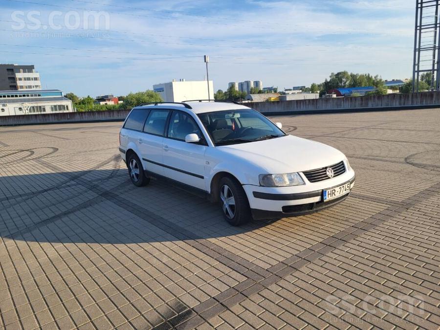 White Volkswagen Passat B5 2000 in Riga, with an engine capacity of 1.90 L and mileage of 355 thousand km for 2350 €, photo 5 on AUTOMOTO.COM.LV