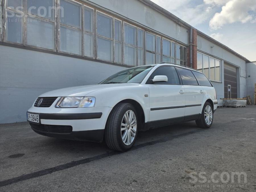 White Volkswagen Passat B5 2000 in Bauska, with an engine capacity of 1.90 L and mileage of 331 thousand km for 1500 €, photo 1 on AUTOMOTO.COM.LV