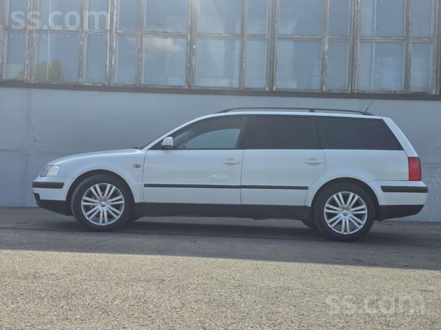 White Volkswagen Passat B5 2000 in Bauska, with an engine capacity of 1.90 L and mileage of 331 thousand km for 1500 €, photo 3 on AUTOMOTO.COM.LV