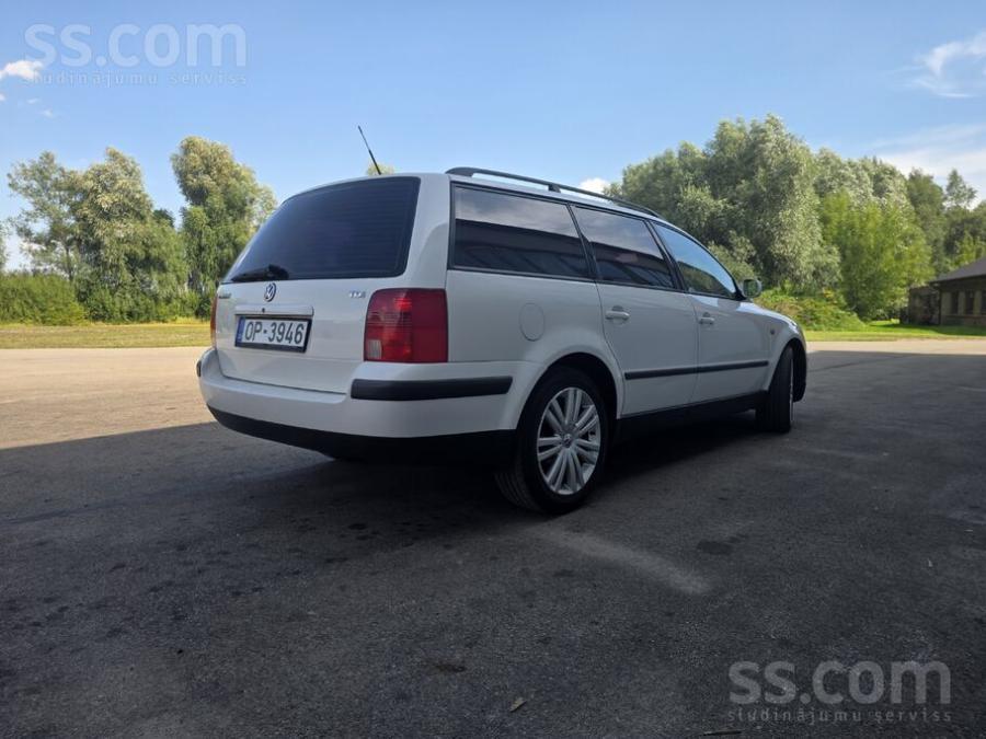 White Volkswagen Passat B5 2000 in Bauska, with an engine capacity of 1.90 L and mileage of 331 thousand km for 1500 €, photo 6 on AUTOMOTO.COM.LV