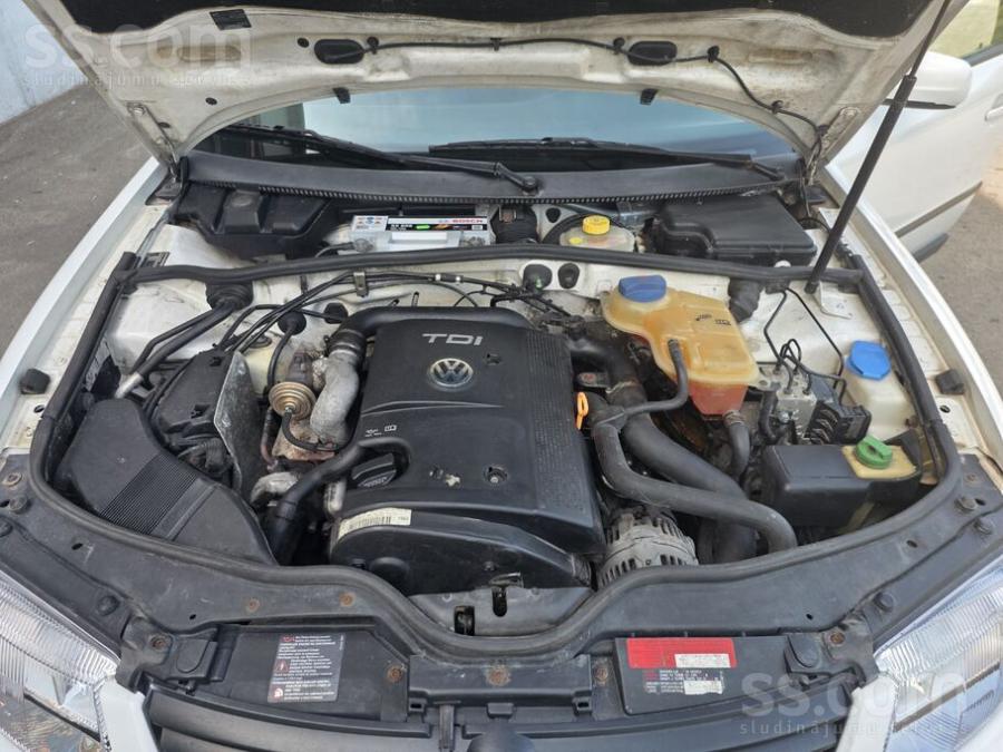 White Volkswagen Passat B5 2000 in Bauska, with an engine capacity of 1.90 L and mileage of 331 thousand km for 1500 €, photo 8 on AUTOMOTO.COM.LV
