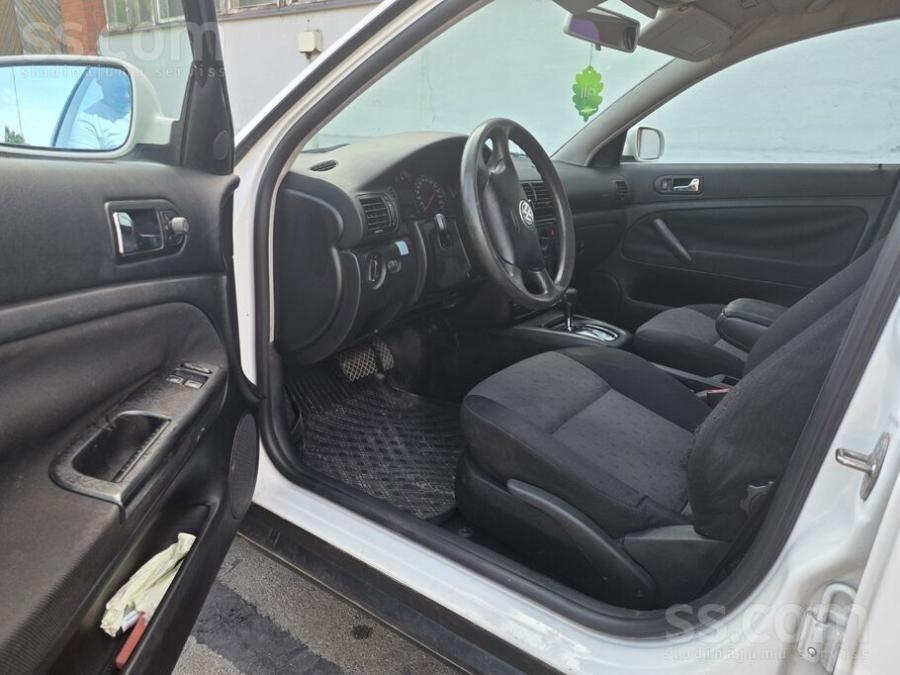 White Volkswagen Passat B5 2000 in Bauska, with an engine capacity of 1.90 L and mileage of 331 thousand km for 1500 €, photo 9 on AUTOMOTO.COM.LV