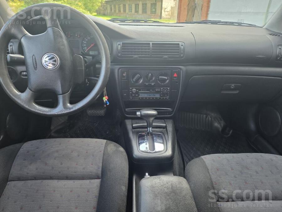 White Volkswagen Passat B5 2000 in Bauska, with an engine capacity of 1.90 L and mileage of 331 thousand km for 1500 €, photo 14 on AUTOMOTO.COM.LV