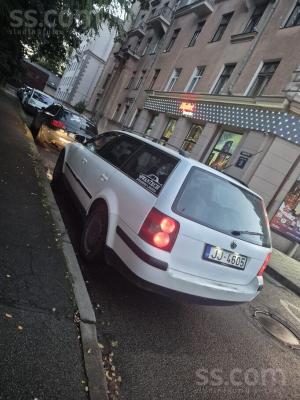 Белый Фольксваген Пассат Б5 2002 в Рига, объемом двигателя 1.90 л и пробегом 321 тыс. км за 1200 €, фото  на AUTOMOTO.COM.LV