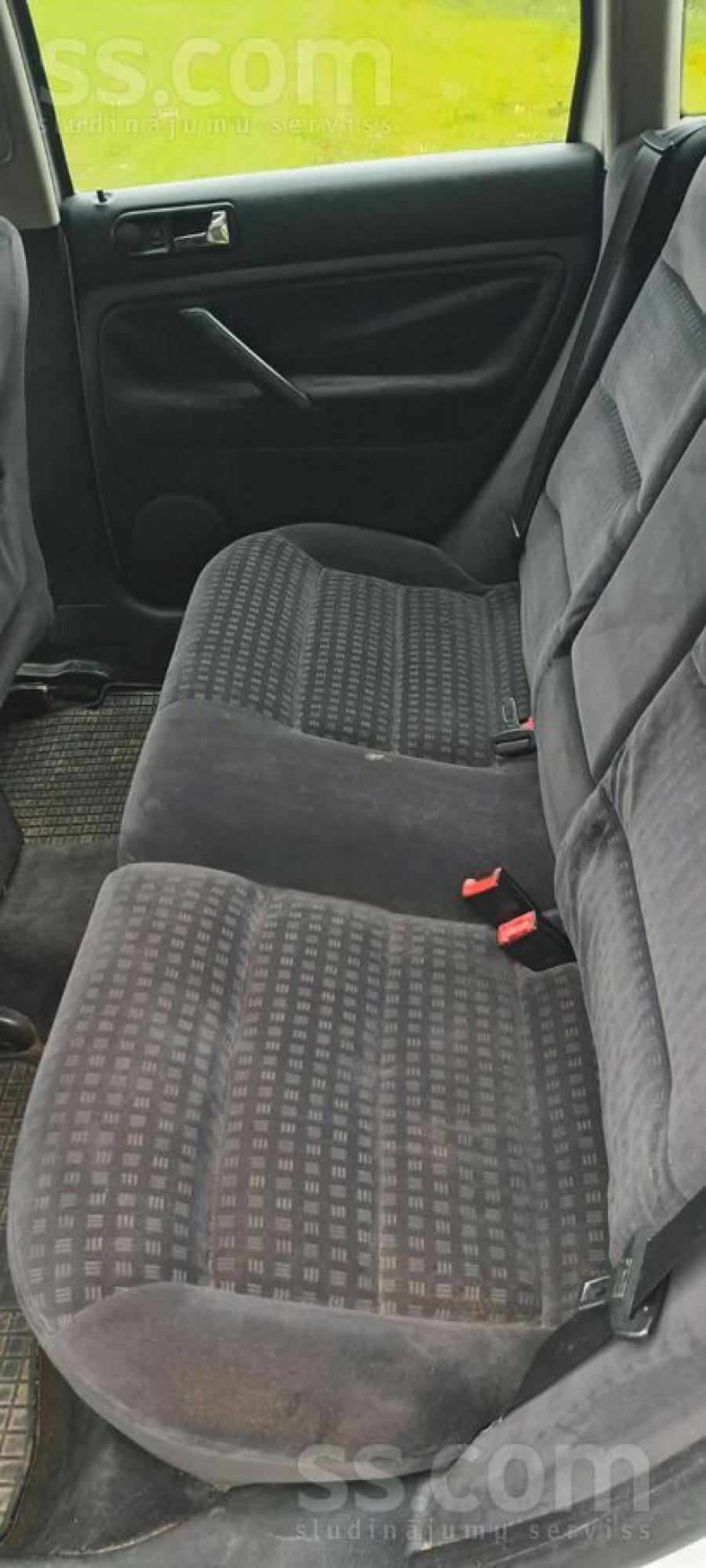 Белый Фольксваген Пассат Б5 2002 в Айзкраукле, объемом двигателя 1.90 л и пробегом 374 тыс. км за 750 €, фото 4 на AUTOMOTO.COM.LV