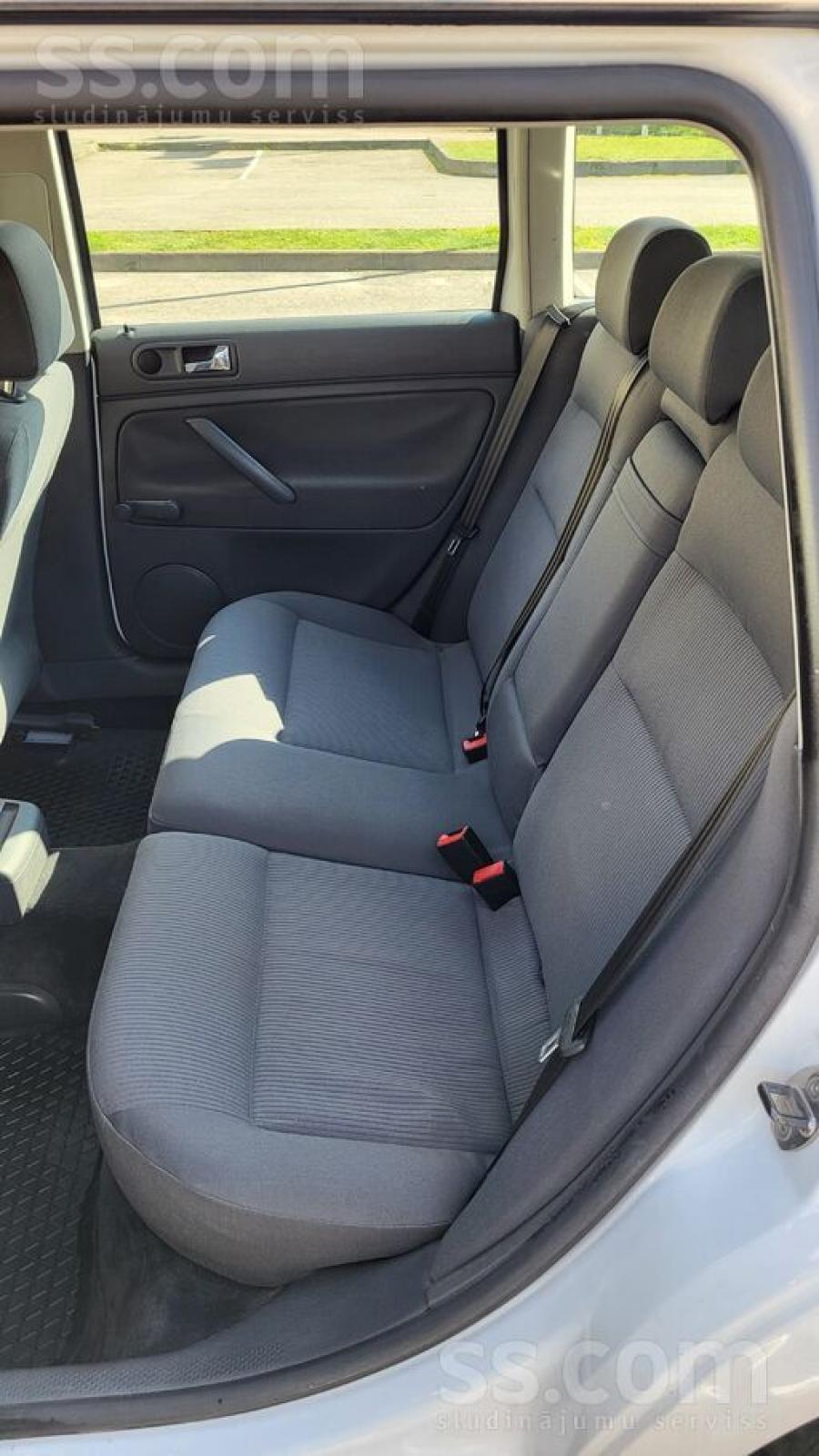 Balts Volkswagen Passat B5 2004 Daugavpils, ar dzinēja tilpumu 2.00 L un nobraukumu 275 tūkst. km par 2500 €, foto 8 vietnē AUTOMOTO.COM.LV