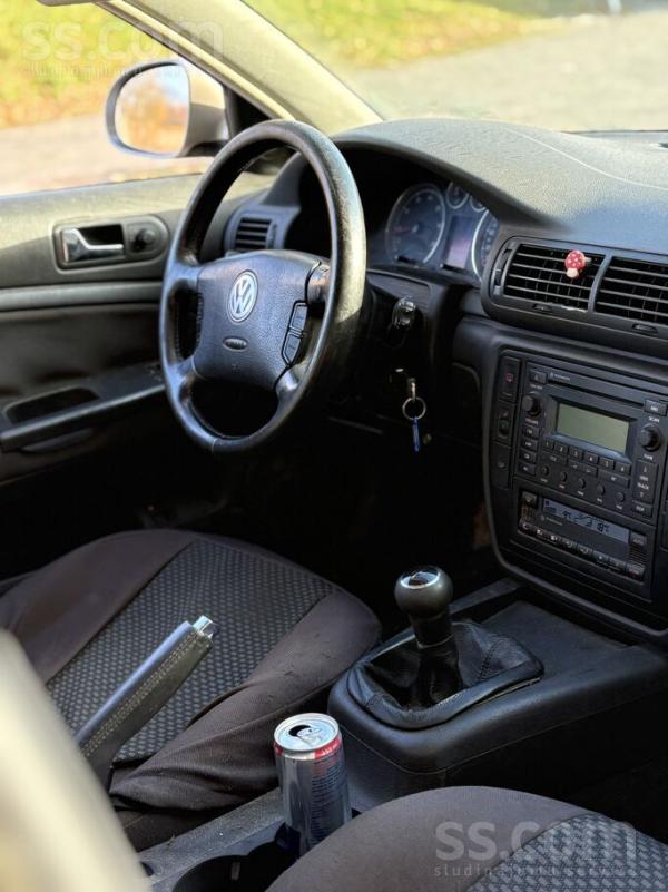 Yellow Volkswagen Passat B5 2003 in Kuldiga, with an engine capacity of 2.00 L and mileage of 197 thousand km for 750 €, photo 6 on AUTOMOTO.COM.LV