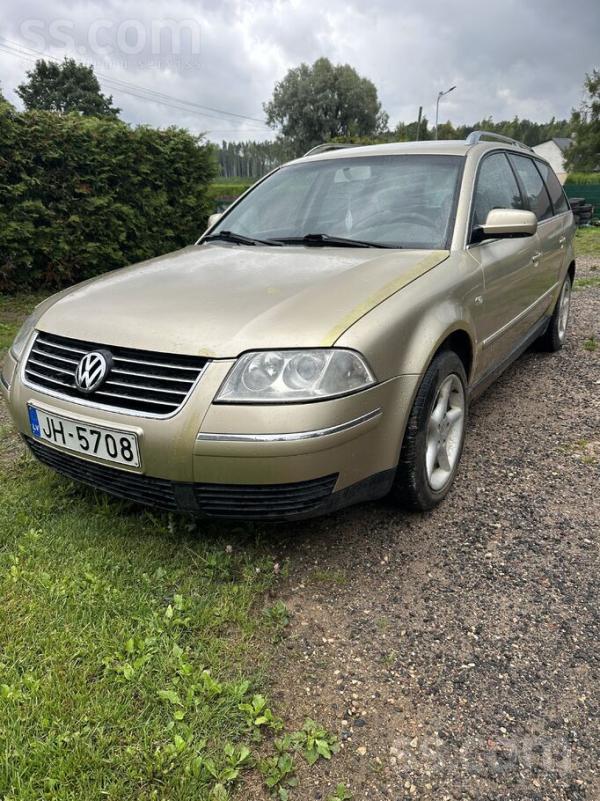 Yellow Volkswagen Passat B5 2001 in Gulbene, with an engine capacity of 2.50 L and mileage of 315 thousand km for 1000 €, photo 1 on AUTOMOTO.COM.LV