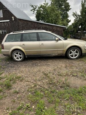 Dzeltens Volkswagen Passat B5 2001 Gulbene, ar dzinēja tilpumu 2.50 L un nobraukumu 315 tūkst. km par 1000 €, foto 4 vietnē AUTOMOTO.COM.LV