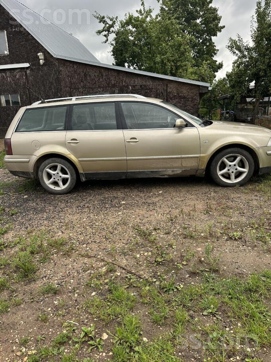 Dzeltens Volkswagen Passat B5 2001 Gulbene, ar dzinēja tilpumu 2.50 L un nobraukumu 315 tūkst. km par 1000 €, foto 4 vietnē AUTOMOTO.COM.LV