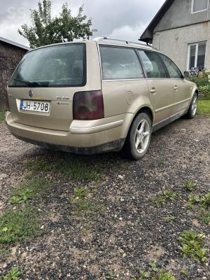 Dzeltens Volkswagen Passat B5 2001 Gulbene, ar dzinēja tilpumu 2.50 L un nobraukumu 315 tūkst. km par 1000 €, foto 5 vietnē AUTOMOTO.COM.LV