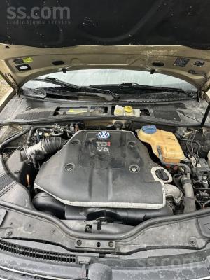 Dzeltens Volkswagen Passat B5 2001 Gulbene, ar dzinēja tilpumu 2.50 L un nobraukumu 315 tūkst. km par 1000 €, foto 10 vietnē AUTOMOTO.COM.LV