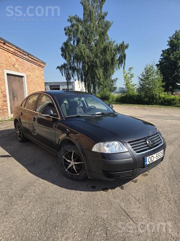 Black Volkswagen Passat B6 2004 in Bauska, with an engine capacity of 1.90 L and mileage of 351 thousand km for 400 €, photo 2 on AUTOMOTO.COM.LV