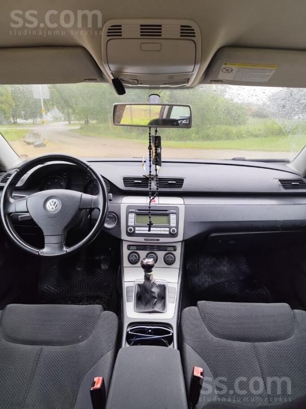 Black Volkswagen Passat B6 2006 in Kuldiga, with an engine capacity of 1.90 L and mileage of 390 thousand km for 1450 €, photo 5 on AUTOMOTO.COM.LV