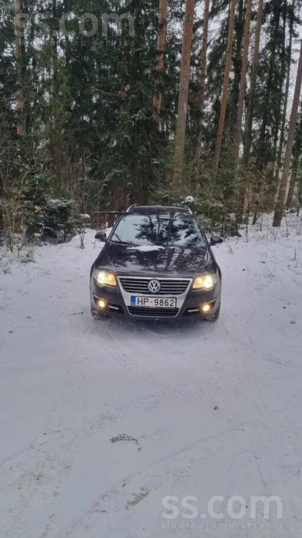 Black Volkswagen Passat B6 2007 in Talsi, with an engine capacity of 2.00 L and mileage of 320 thousand km for 2100 €, photo 5 on AUTOMOTO.COM.LV