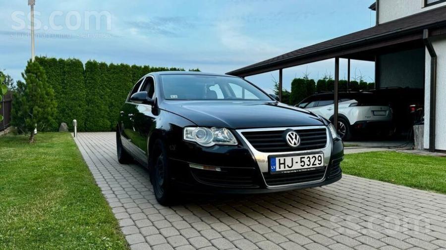 Black Volkswagen Passat B6 2005 in Riga, with an engine capacity of 2.00 L and mileage of 188 thousand km for 2300 €, photo 1 on AUTOMOTO.COM.LV