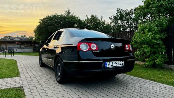 Black Volkswagen Passat B6 2005 in Riga, with an engine capacity of 2.00 L and mileage of 188 thousand km for 2300 €, photo 3 on AUTOMOTO.COM.LV