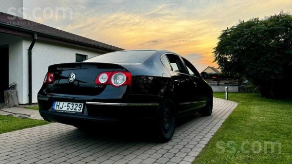 Black Volkswagen Passat B6 2005 in Riga, with an engine capacity of 2.00 L and mileage of 188 thousand km for 2300 €, photo 4 on AUTOMOTO.COM.LV
