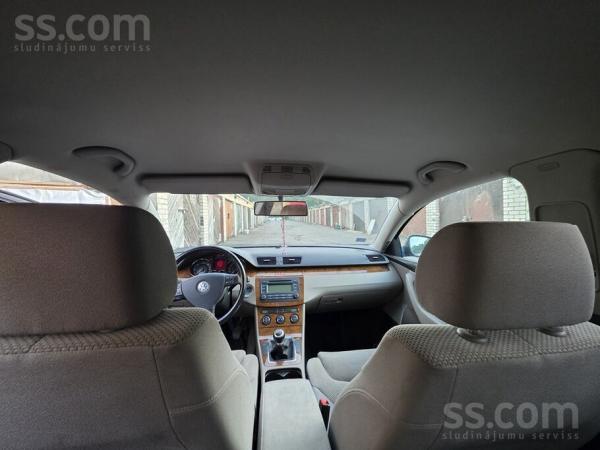 Black Volkswagen Passat B6 2005 in Riga, with an engine capacity of 2.00 L and mileage of 188 thousand km for 2300 €, photo 5 on AUTOMOTO.COM.LV