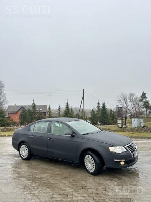 Черный Фольксваген Пассат Б6 2005 в Резекне, объемом двигателя 2.00 л и пробегом 418 тыс. км за 1500 €, фото 4 на AUTOMOTO.COM.LV