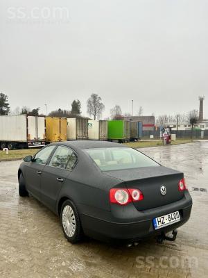 Черный Фольксваген Пассат Б6 2005 в Резекне, объемом двигателя 2.00 л и пробегом 418 тыс. км за 1500 €, фото 5 на AUTOMOTO.COM.LV