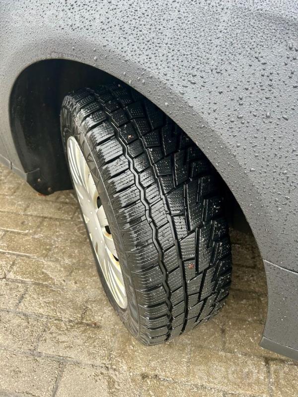 Melns Volkswagen Passat B6 2005 Rēzekne, ar dzinēja tilpumu 2.00 L un nobraukumu 418 tūkst. km par 1500 €, foto 8 vietnē AUTOMOTO.COM.LV