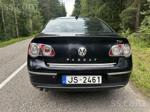 Черный Фольксваген Пассат Б6 2005 в Даугавпилс, объемом двигателя 1.90 л и пробегом 228 тыс. км за 1300 €, фото 3 на AUTOMOTO.COM.LV