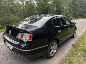 Черный Фольксваген Пассат Б6 2005 в Даугавпилс, объемом двигателя 1.90 л и пробегом 228 тыс. км за 1300 €, фото 4 на AUTOMOTO.COM.LV
