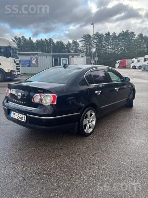 Black Volkswagen Passat B6 2005 in Kraslava, with an engine capacity of 1.90 L and mileage of 229 thousand km for 1650 €, photo 3 on AUTOMOTO.COM.LV