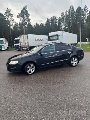 Black Volkswagen Passat B6 2005 in Kraslava, with an engine capacity of 1.90 L and mileage of 229 thousand km for 1650 €, photo 8 on AUTOMOTO.COM.LV