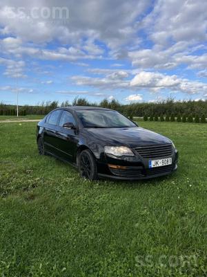 Melns Volkswagen Passat B6 2005 Rīga, ar dzinēja tilpumu 1.90 L un nobraukumu 323 tūkst. km par 2150 €, foto  vietnē AUTOMOTO.COM.LV