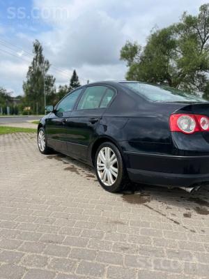 Black Volkswagen Passat B6 2006 in Balvi, with an engine capacity of 2.00 L and mileage of 293 thousand km for 1350 €, photo 3 on AUTOMOTO.COM.LV