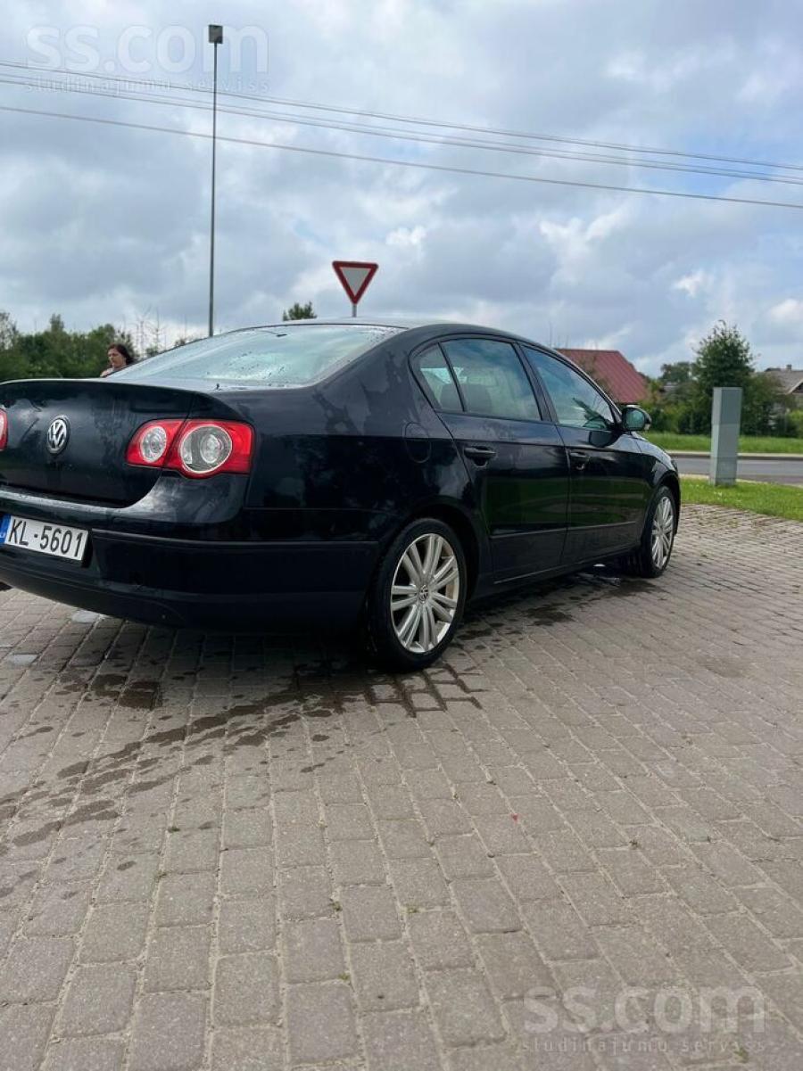 Black Volkswagen Passat B6 2006 in Balvi, with an engine capacity of 2.00 L and mileage of 293 thousand km for 1350 €, photo 4 on AUTOMOTO.COM.LV