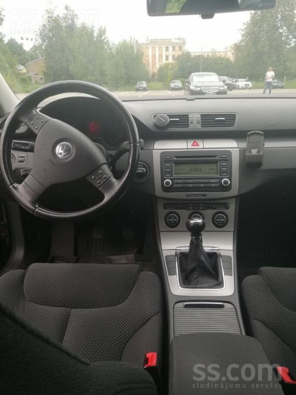 Black Volkswagen Passat B6 2006 in Riga, with an engine capacity of 2.00 L and mileage of 200 thousand km for 1300 €, photo 3 on AUTOMOTO.COM.LV