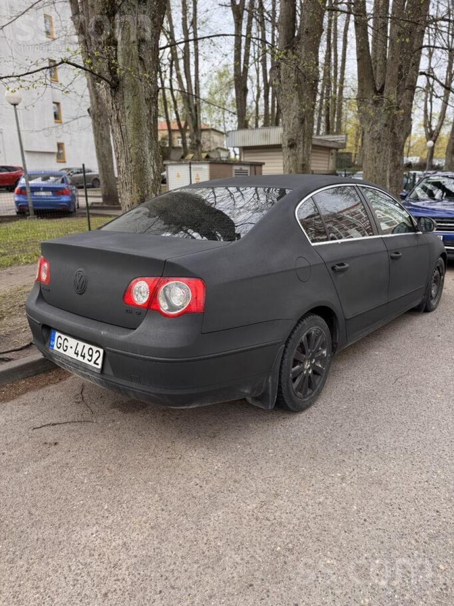 Черный Фольксваген Пассат Б6 2006 в Рига, объемом двигателя 2.00 л и пробегом 320 тыс. км за 800 €, фото 4 на AUTOMOTO.COM.LV