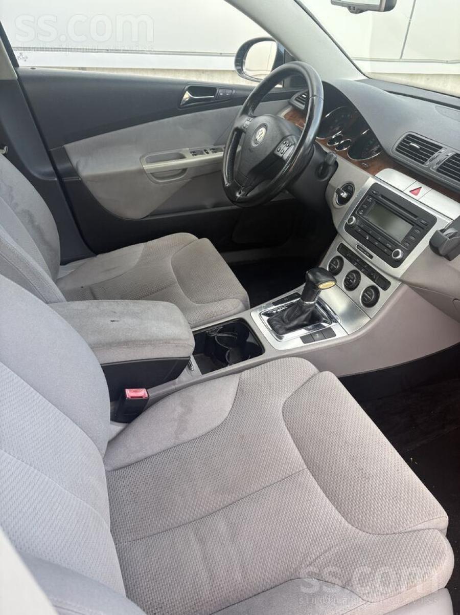 Black Volkswagen Passat B6 2006 in Riga, with an engine capacity of 2.00 L and mileage of 330 thousand km for 890 €, photo 8 on AUTOMOTO.COM.LV