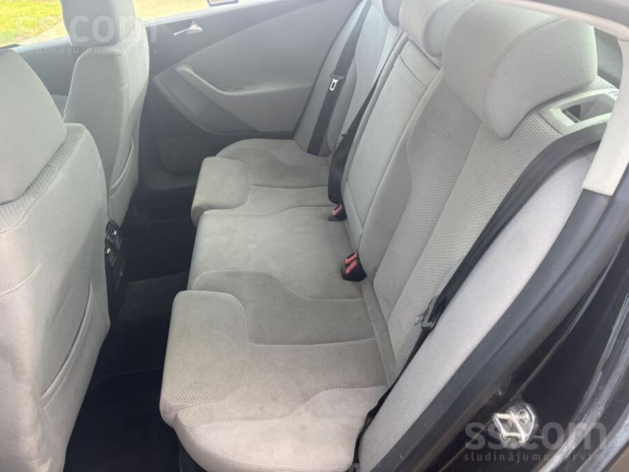 Black Volkswagen Passat B6 2006 in Riga, with an engine capacity of 2.00 L and mileage of 330 thousand km for 890 €, photo 9 on AUTOMOTO.COM.LV