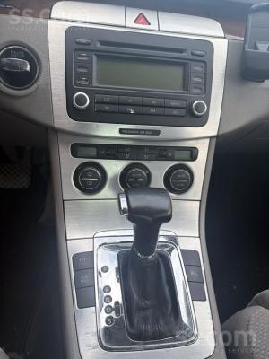 Black Volkswagen Passat B6 2006 in Riga, with an engine capacity of 2.00 L and mileage of 330 thousand km for 890 €, photo 10 on AUTOMOTO.COM.LV