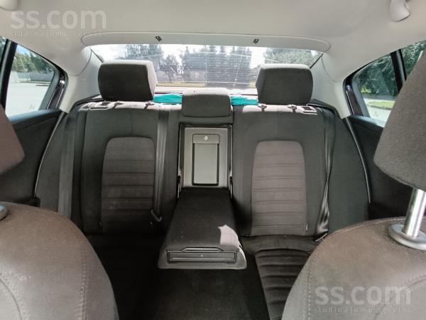 Volkswagen Passat B6 2006 in Dobele on AUTOMOTO.COM.LV Black Volkswagen Passat B6 2006 in Dobele, with an engine capacity of 2.00 L and mileage of 401 thousand km for 2500 €, photo 7 on AUTOMOTO.COM.LV
