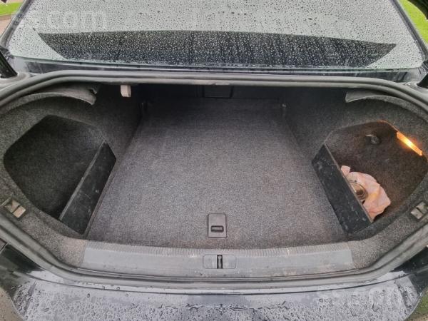 Black Volkswagen Passat B6 2007 in Dobele, with an engine capacity of 2.00 L and mileage of 409 thousand km for 1100 €, photo 8 on AUTOMOTO.COM.LV